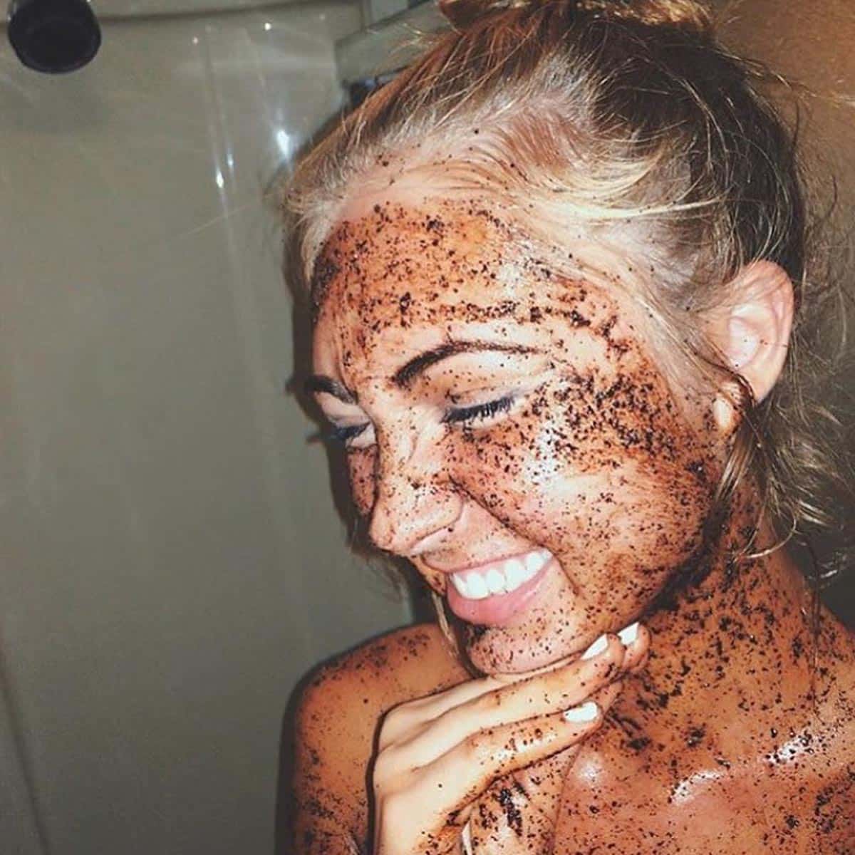 Coffee Scrub Benefits: Why Your Skin, Heart And Friends Will Thank You